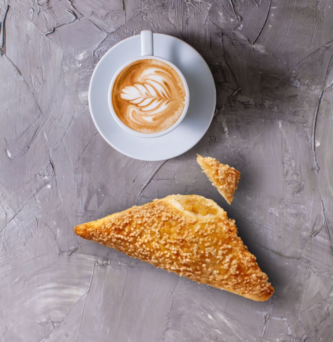 Bistro promotion: apple triangle with hot drink – Studierendenwerk Münster